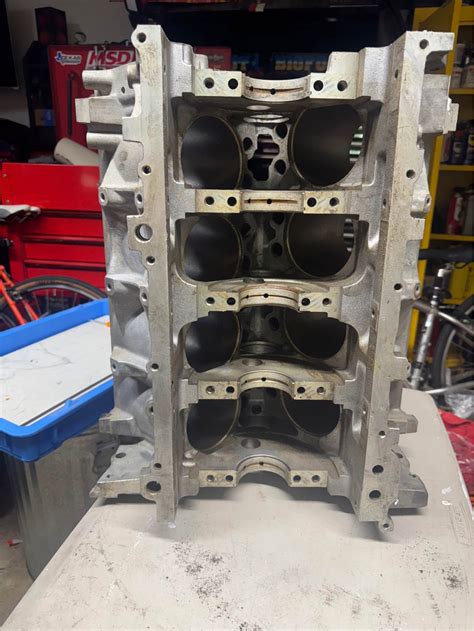 Ls1 57 C5 Short Block And Parts4l65e Car Engines And Engine Parts