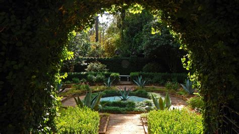 25 Elegant Garden Design Ideas For Formal Gardens