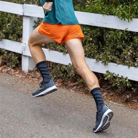 Injinji Mens Ultra Run Crew Toe Socks Obsidian