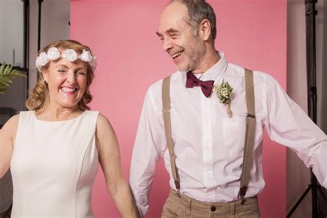 52 წლის ასაკში თანატოლზე დავქორწინდი მესმის რატომ ეძებენ ჩემი ასაკის კაცები უფრო ახალგაზრდა