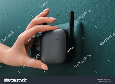 Hundred Wifi Extender Royalty Free Images Stock Photos Pictures Shutterstock