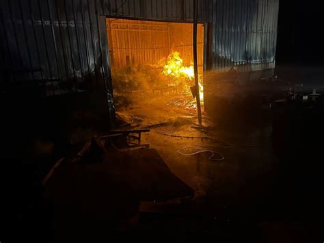 អគ្គិភ័យឆេះទីតាំងសិប្បកម្មផលិតគ្រឿងសង្ហាររឹមតាំងពីម៉ោង៤ភ្លឺ