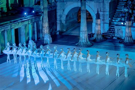 Лебедово езеро