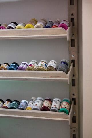 Деревянная полка с бортиком для стеллажа из дерева WS