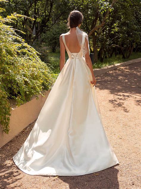 Low Back A Line Wedding Dresses