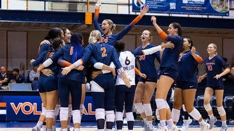Uva Volleyball Goes 10 1 Through Non Conference Play Best Start Since 2003