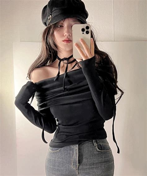 오프숄더 스트랩 끈 긴팔 롱슬리브 3color 하늘 블랙 아이보리 에이블리