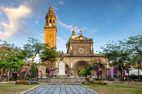 Manila Cathedral A Beautiful Neo Romanesque Building In Intramuros