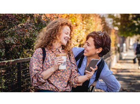 females on average perform better than males on a ‘theory of mind test