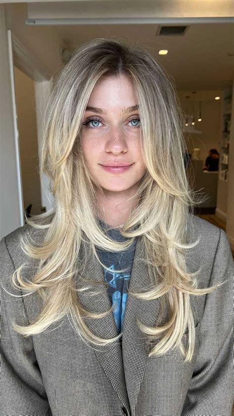 Meet The Curve Cut — The Face Framing Style Everyones Talking About