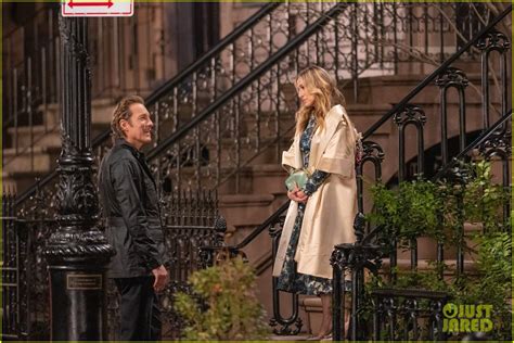 And Just Like That Fans Are Freaking Out Over Sarah Jessica Parker John Corbett S Kissing