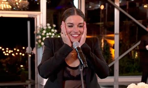 Emmy Awards 2020 Annie Murphy In Valentino Tom Lorenzo