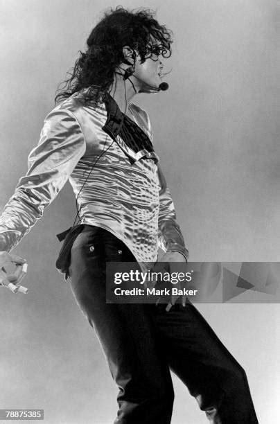 Michael Jackson Sony Photos And Premium High Res Pictures Getty Images