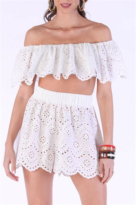 Marmuri Crop Top Dantelat Cu Umeri Goi Si Volan Tgh Fashion