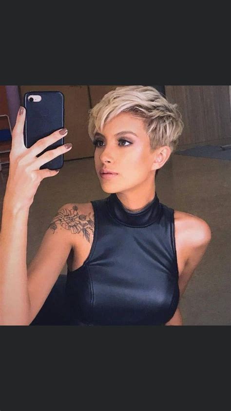 20 Short Haircuts For Women Over 50 Short Hair Styles Super Short