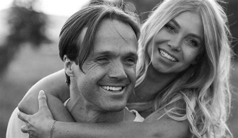 Hailey Ostrom And Louie Vitos Wedding Website