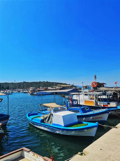 계선 고요한 고요함 교통 길 찾기 낚시 낚싯배 넓은 바다 동쪽 바다 돛단배 마리나 목조 보트 물 바다 바다 경치 바다 선박 반사 배 보스