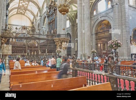 La Catedral Metropolitana De La Asunción De La Santísima Virgen María A