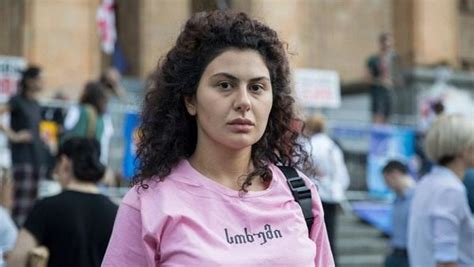 „დედაჩემზე და ჩემზე ტყუილებს წერთ და თან პირადი სახის ტყუილებს რომ დაგერევით ყველას