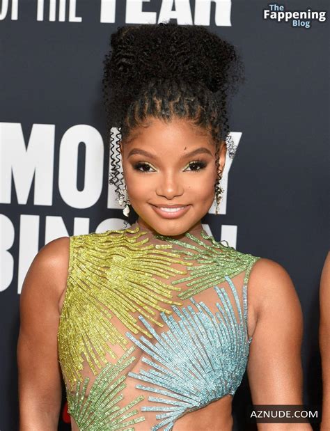 Chloe Bailey Sexy Seen With Halle Bailey Posing On The Red Carpet At