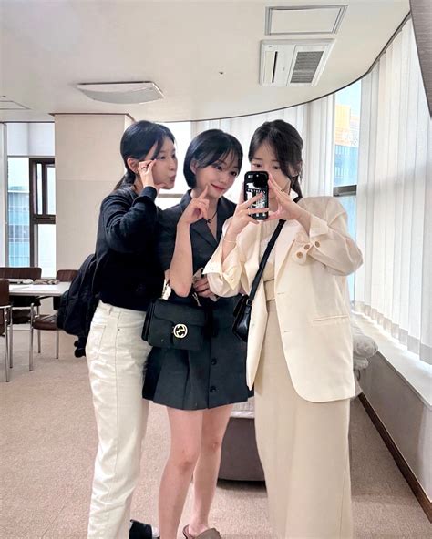 화진선녀 이라윤 바리공주 무당 명품 옷보다 우리 할머니 새 한복이 더 기쁜 애동제자🩷 Instagram