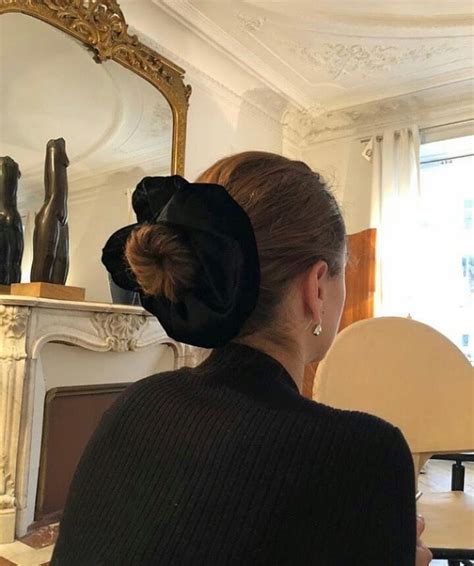 Pin By Paulina Kushner On Autumnal Consequence Scrunchie Hairstyles