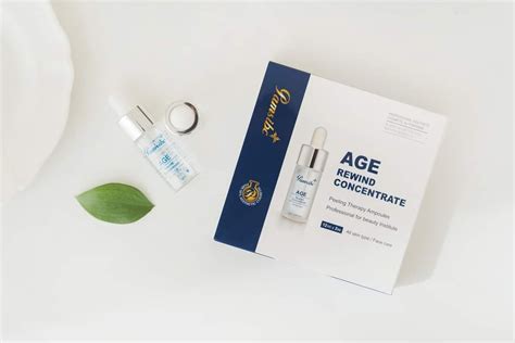 용모 지친 피부 회복을 돕는 팜스아이비씨 에이지 리와인드 콘센트레이트 여러분의 피부 장벽을 튼튼하게 유지해주고 피부 탄력을 보장해주는 일명 마데카앰플 병풀추출물이