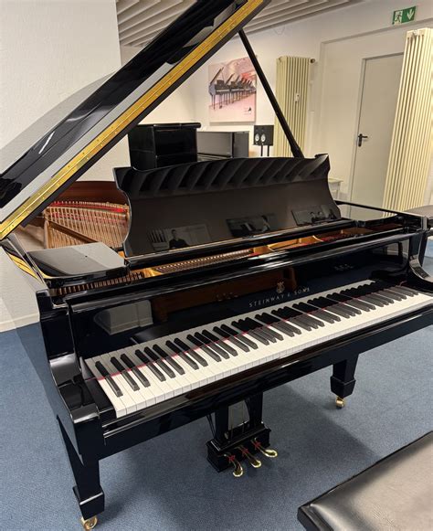 Steinway And Sons Flügel Modell B 211 Schwarz Poliert Gebraucht