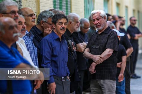 فرارو تصاویر تشییع پیکر ایرج تقی‌پور، تهیه کننده سینما و تلویزیون