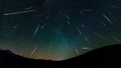 Метеоритный дождь на ночном небе · 1920x1080 Full Hd бесплатная фотография от Viola картинки и