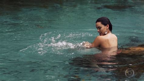 Naked Giovana Cordeiro in O Outro Lado do Paraíso
