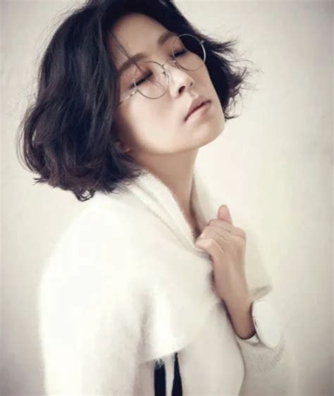 42세에 11살 연상 남편과 극비리 결혼 14년만에 이혼한 탑가수 트위드룩 패션룸