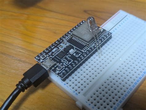 esp32を使ってデバイス開発を始めた。まずはlチカする 心のデブを信じろ