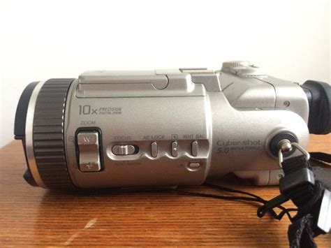 Sony Cyber-shot DSC-F707