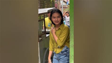 Hanoman Cep Jumro Isengin Cewek Cantik Baju Ijo Yang Gak Mau Dideketin Youtube