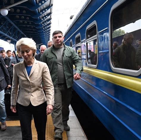 Фон дер Лајен и честиташе на Украина за нејзините воени успеси 360 степени