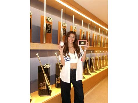 Liza Soberano Throws The First Pitch At Dodgers Game During Filipino Heritage Night GMA
