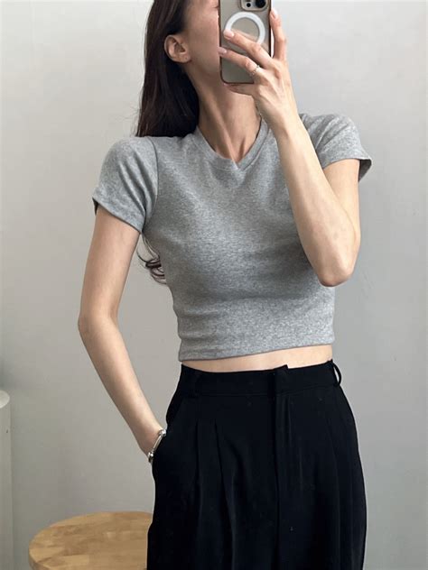 핏보장 여기저기 입기좋은 부드러운 데일리 슬림핏 무지 반팔 크롭티 에이블리