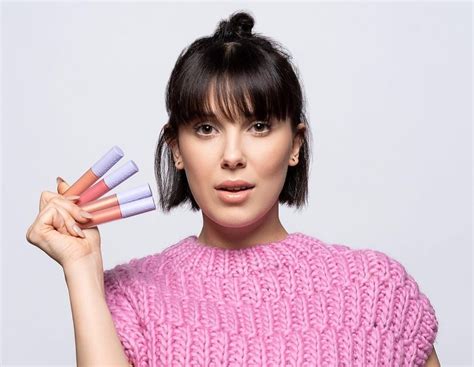 13 Fabulous Dark Haired Actresses Under 20 2024 List Hairdo Hairstyle