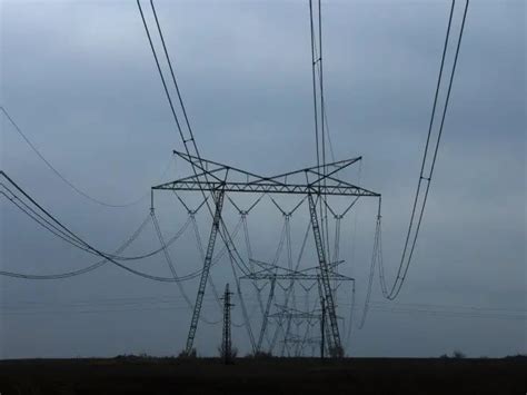 Правителството отпуска 2 млн лв за домакинствата останали без ток