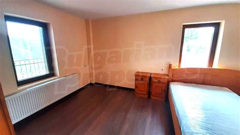 Bulgarian Този имот е истинска рядкост 🏡 Къща с три спални 5000 кв м двор и панорамна