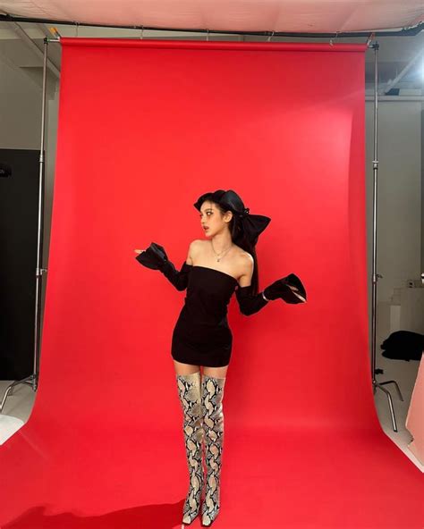 Danielle Is Soo Gorgeous 😍 Rnewjeanshotties
