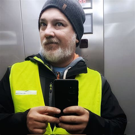 Јане Стефанов On Twitter Ми кажаа дека не може инфлуенсер без слика од огледало во лифт