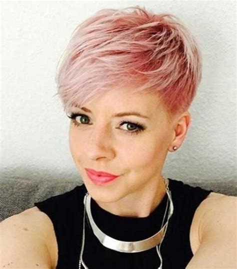 20 Best Short Feathered Pixie Haircuts