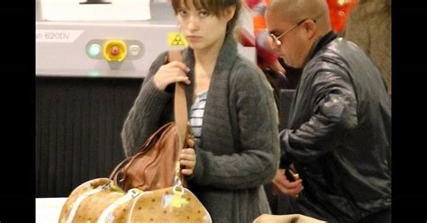 Olivia Wilde Au Naturel L A Roport De Los Angeles Le Novembre Purepeople