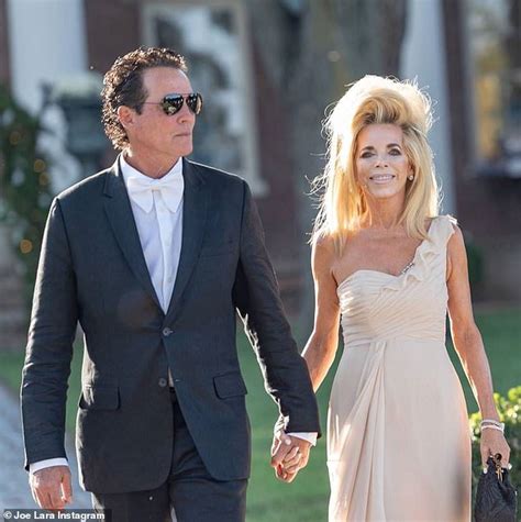 Sarah Paulson To Play Author Gwen Shamblin In Adaptation Of Hbo Maxs Docuseries The Way Down