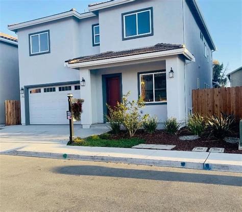 107 Bundeson Cir Hollister Ca 95023 Zillow
