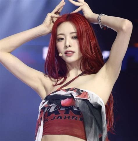 Yuna 😋 Itzy : r/KpopArmpit