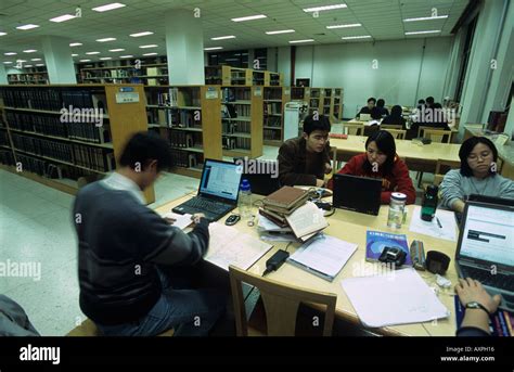 Peking University Babes Hi Res Stock Photography And Images Alamy