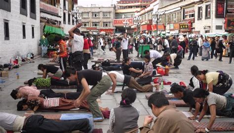 Photo Flashbacks Prostrating Buddhists At Jokhang Temple Real